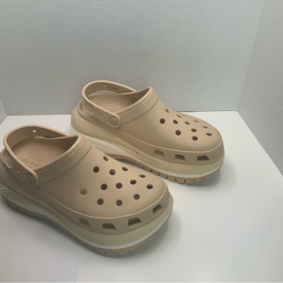 CROCS | Shoes | Crocs Mega Crush Clogs Bone Platform Unisex W9 M7 ...